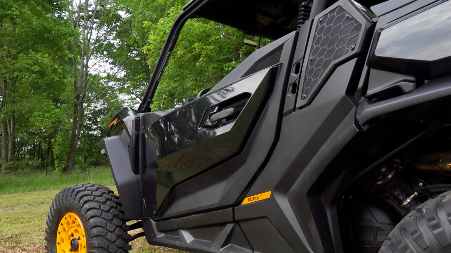 2021 Can-Am Commander 1000R XT-P Test Review | UTV On Demand