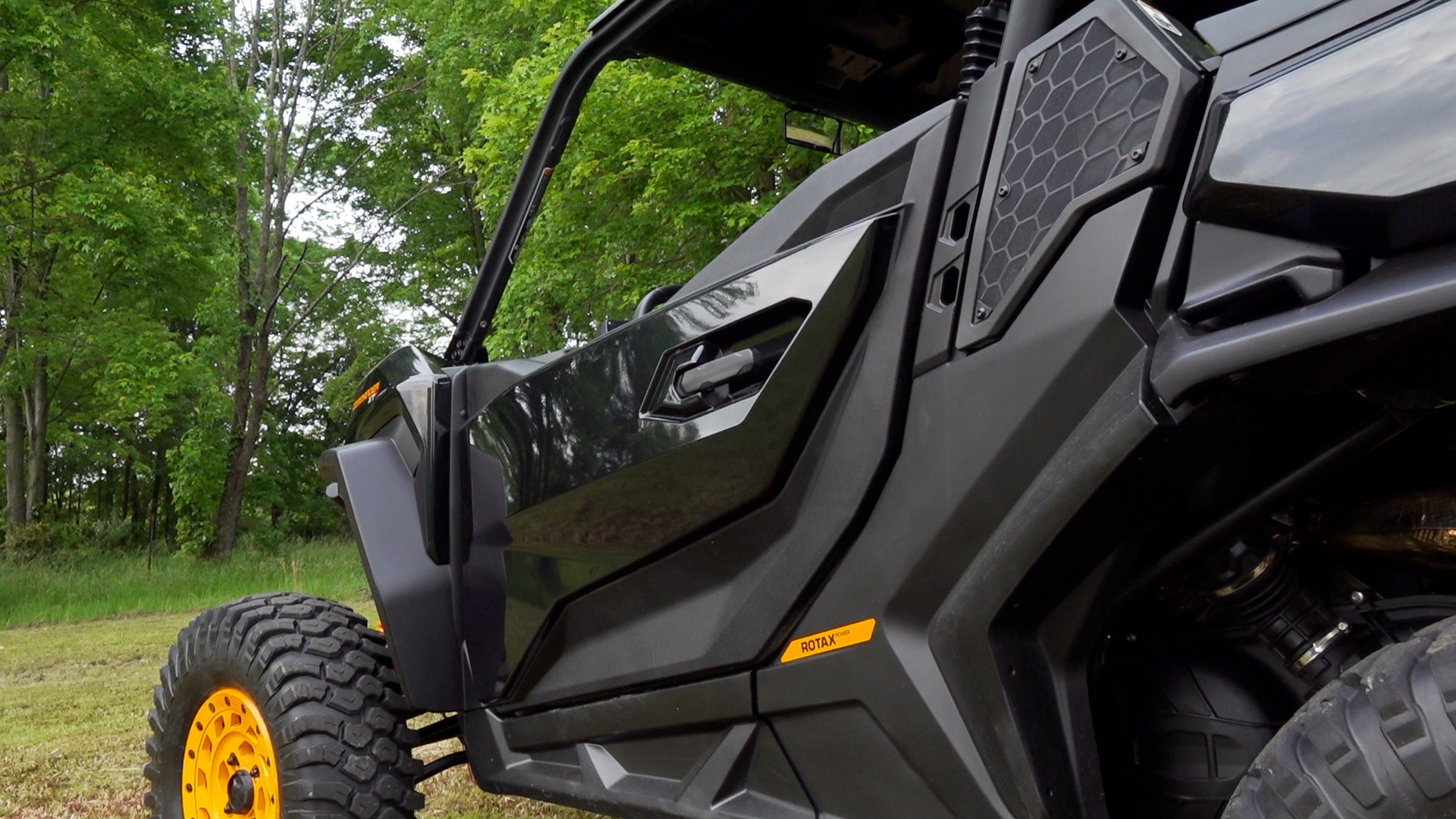 2021 Can-Am Commander 1000R XT-P Test Review | UTV On Demand